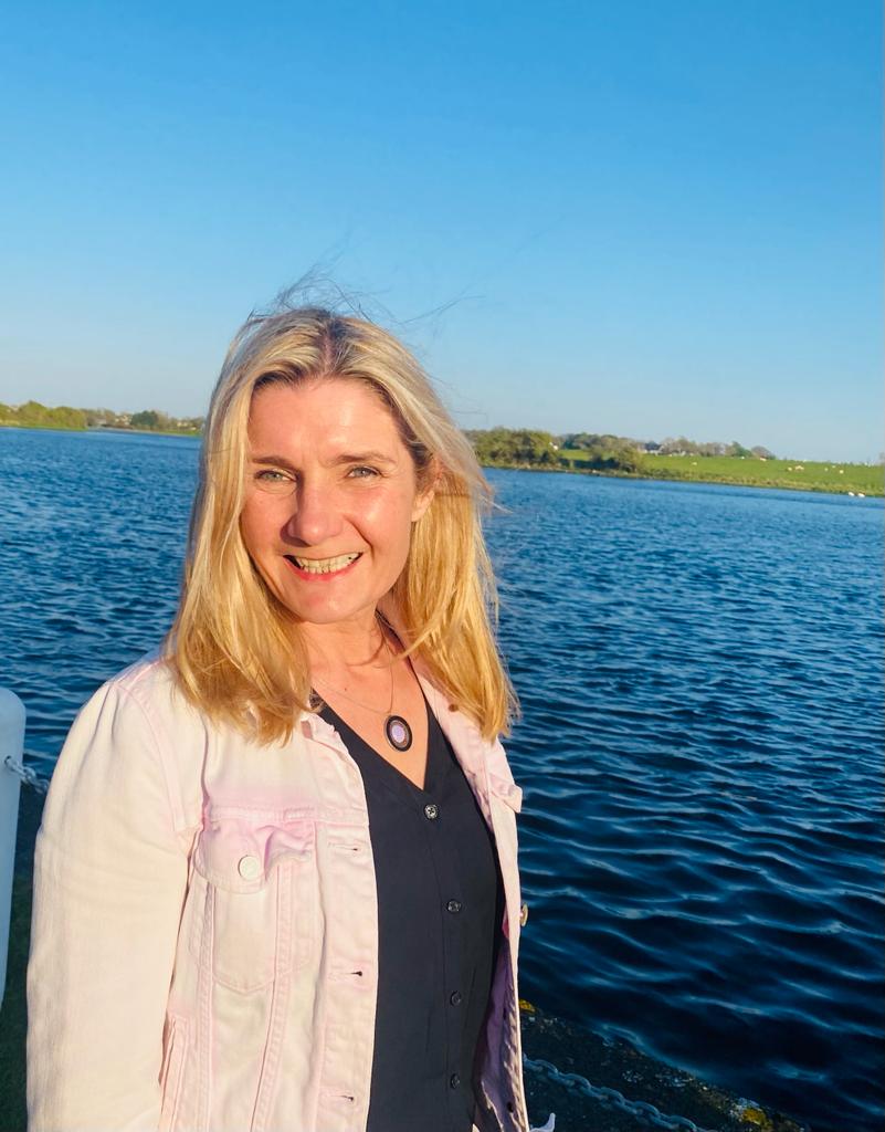 Author Interview: Fiona Graham - Boots, Shoes & Fashion